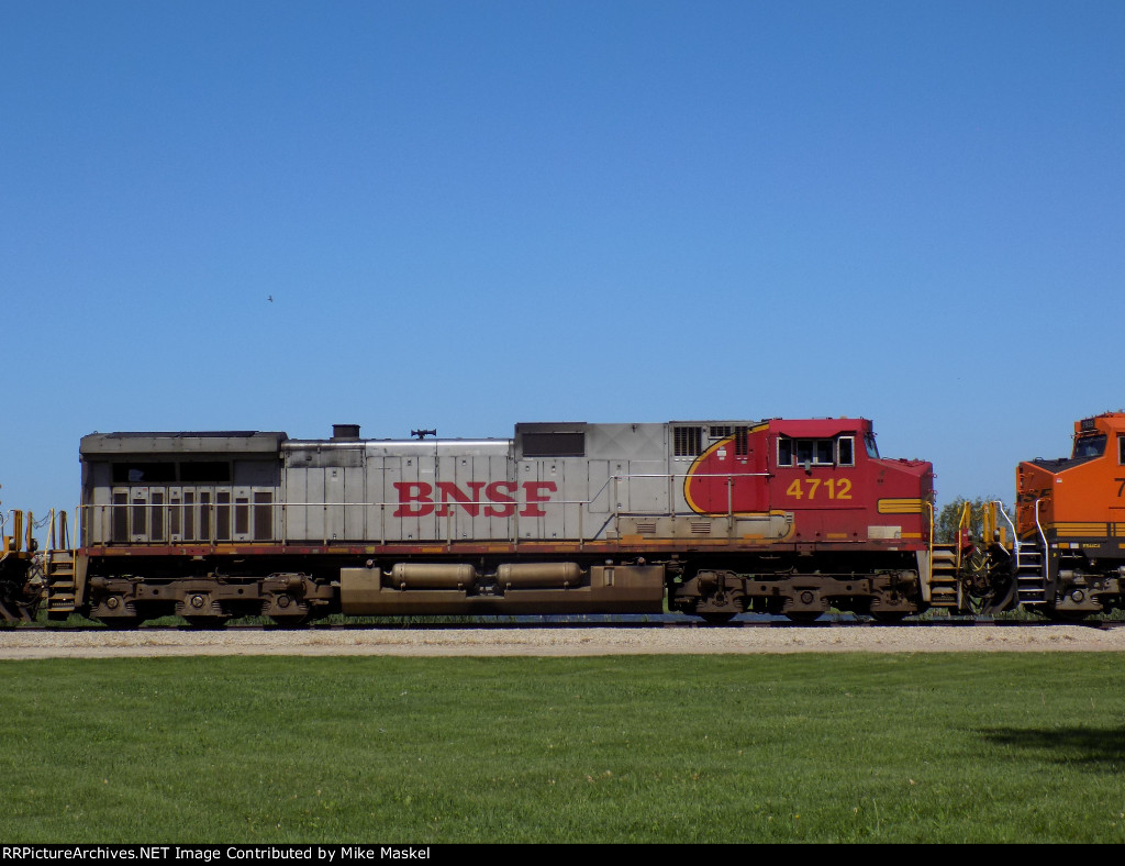 BNSF 8830